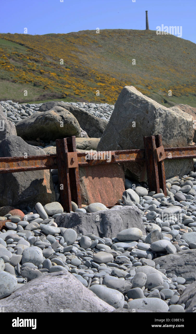 Metal fencing on the beach Stock Photo - Alamy