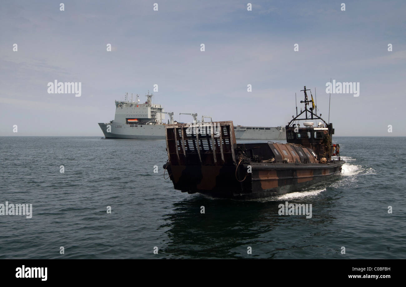 A Royal Marine landing craft and RFA Mounts Bay Stock Photo - Alamy