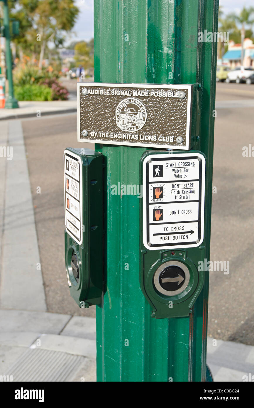 Pedestrian crossing signal hi-res stock photography and images - Alamy