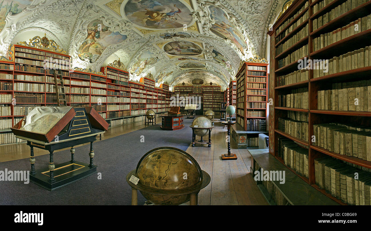 Medieval hall manuscript hi-res stock photography and images - Alamy