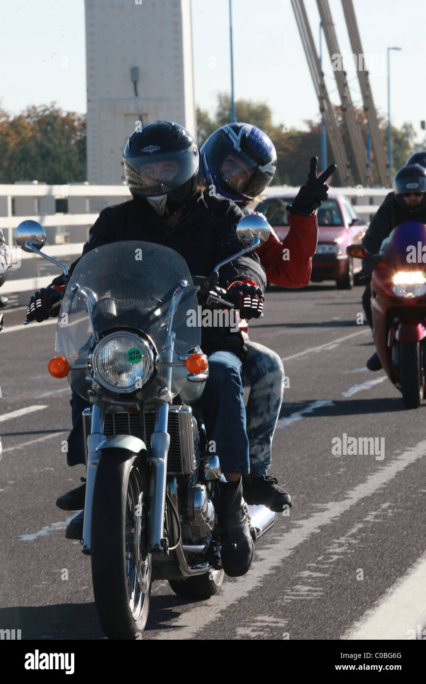 Hoggin the bridge hi-res stock photography and images - Alamy