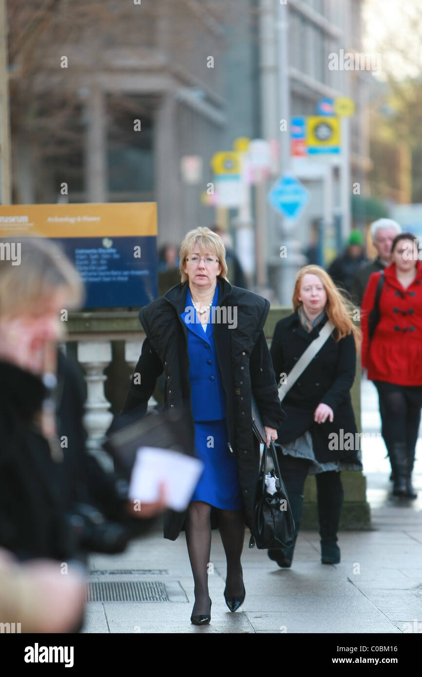 Minister mary hanafin arriving at dail eireann minister hi-res stock ...