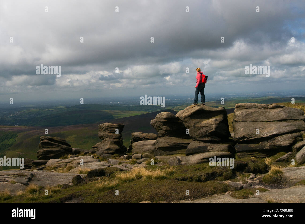 Rock formation on the Pennine Way Kinder Scout Derbyshire England Stock ...