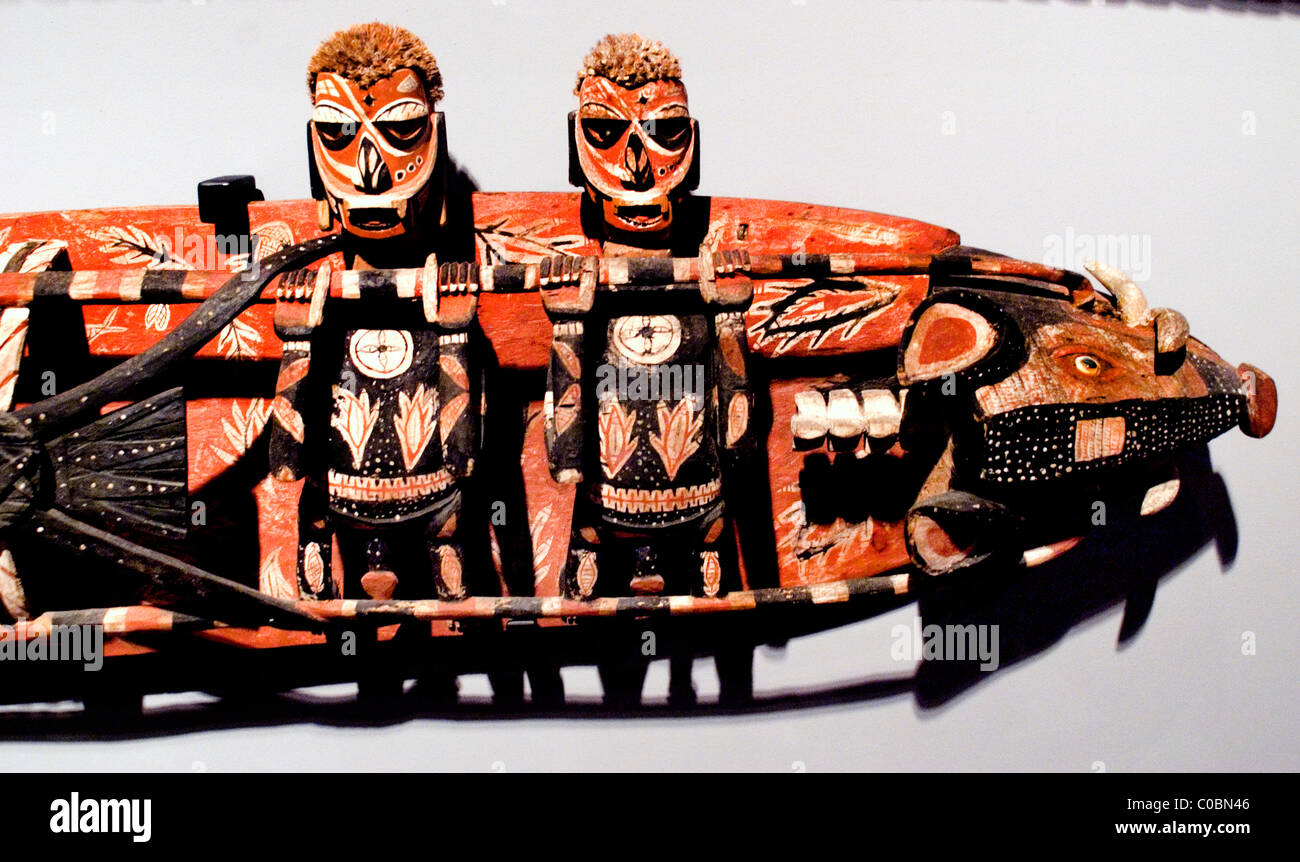 Malagan figure hi-res stock photography and images - Alamy