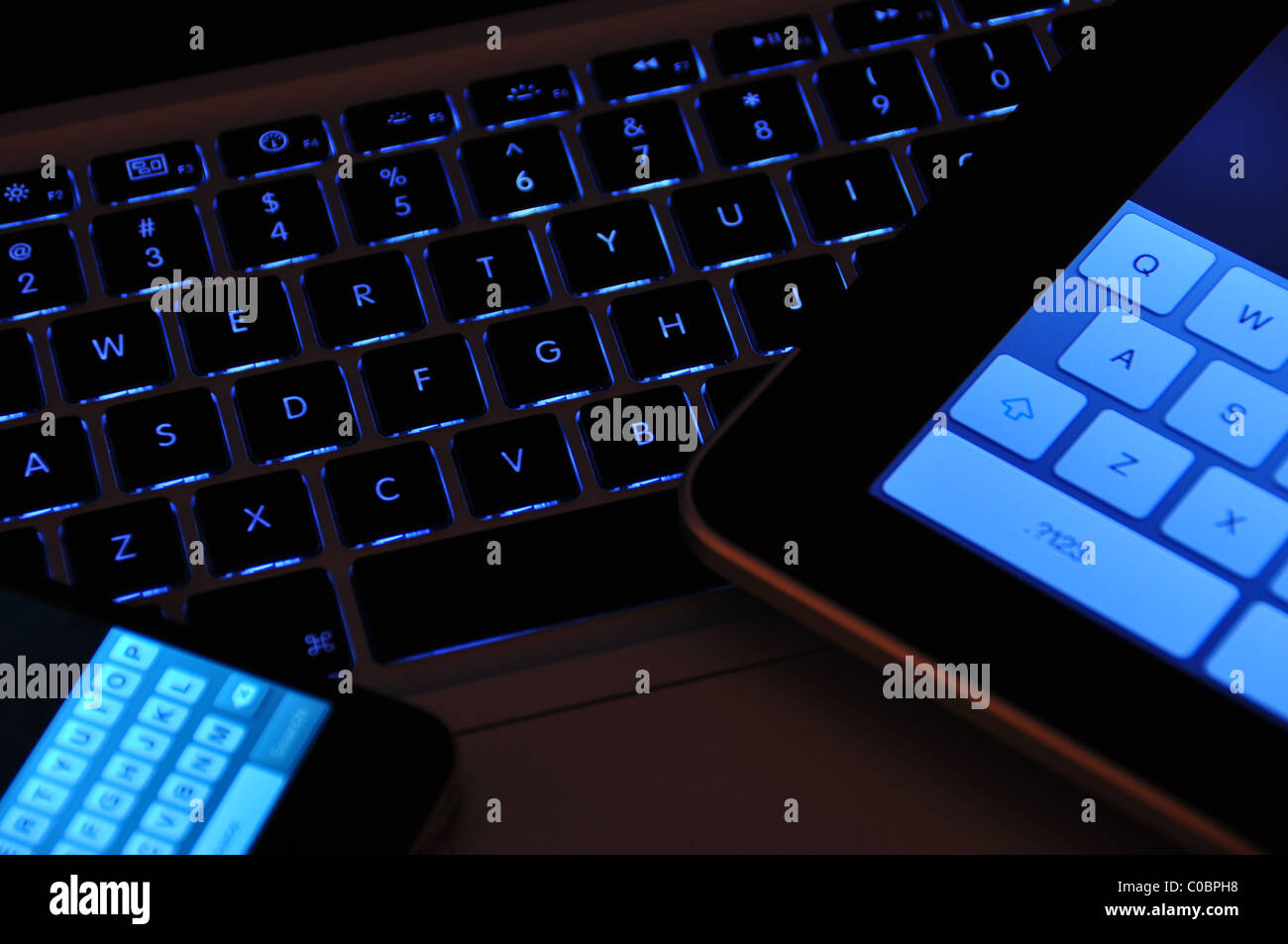 Laptop keyboard apple qwerty hi-res stock photography and images - Alamy