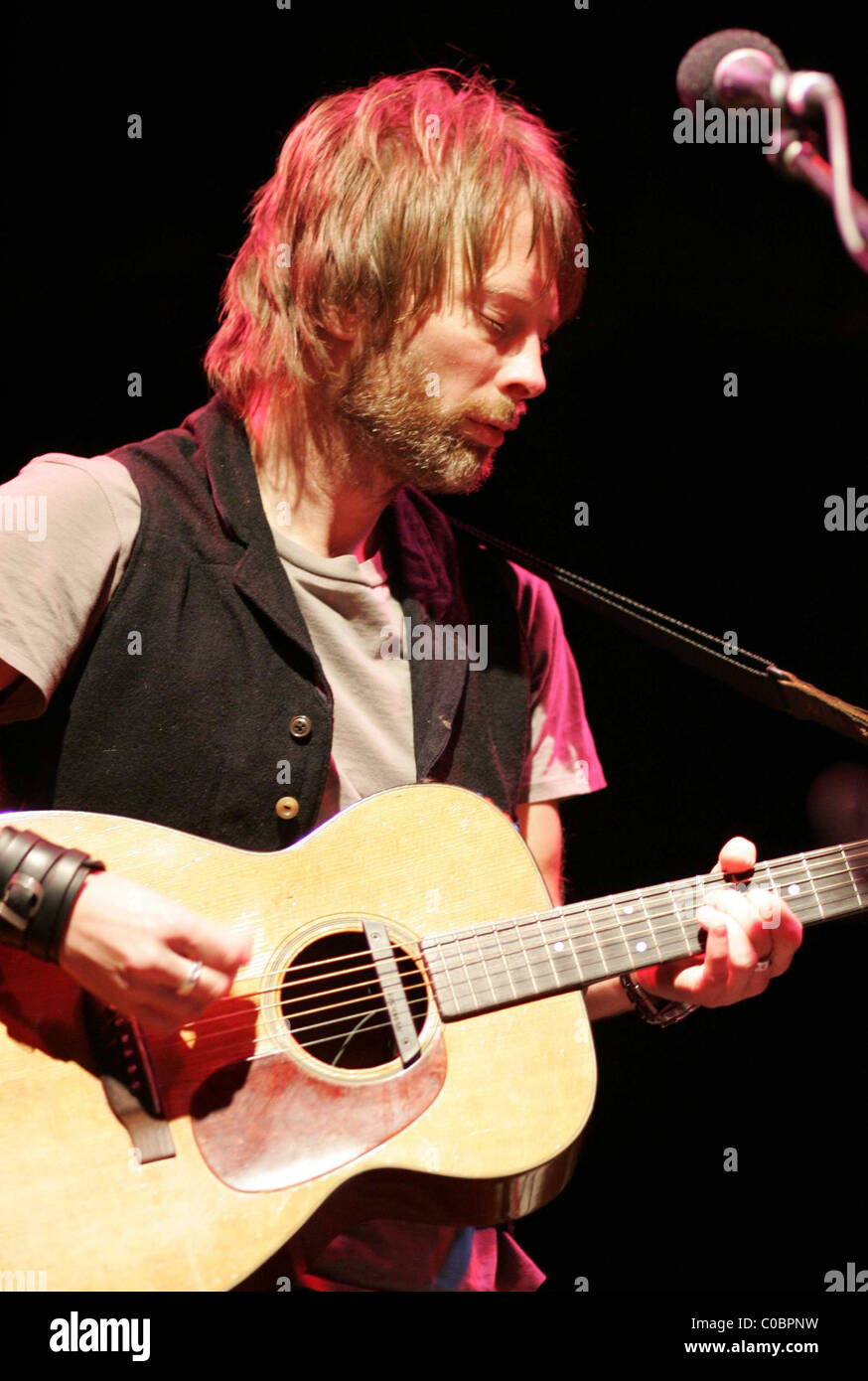 THOM YORKE OF RADIOHEAD PLAYING LIVE Stock Photo - Alamy