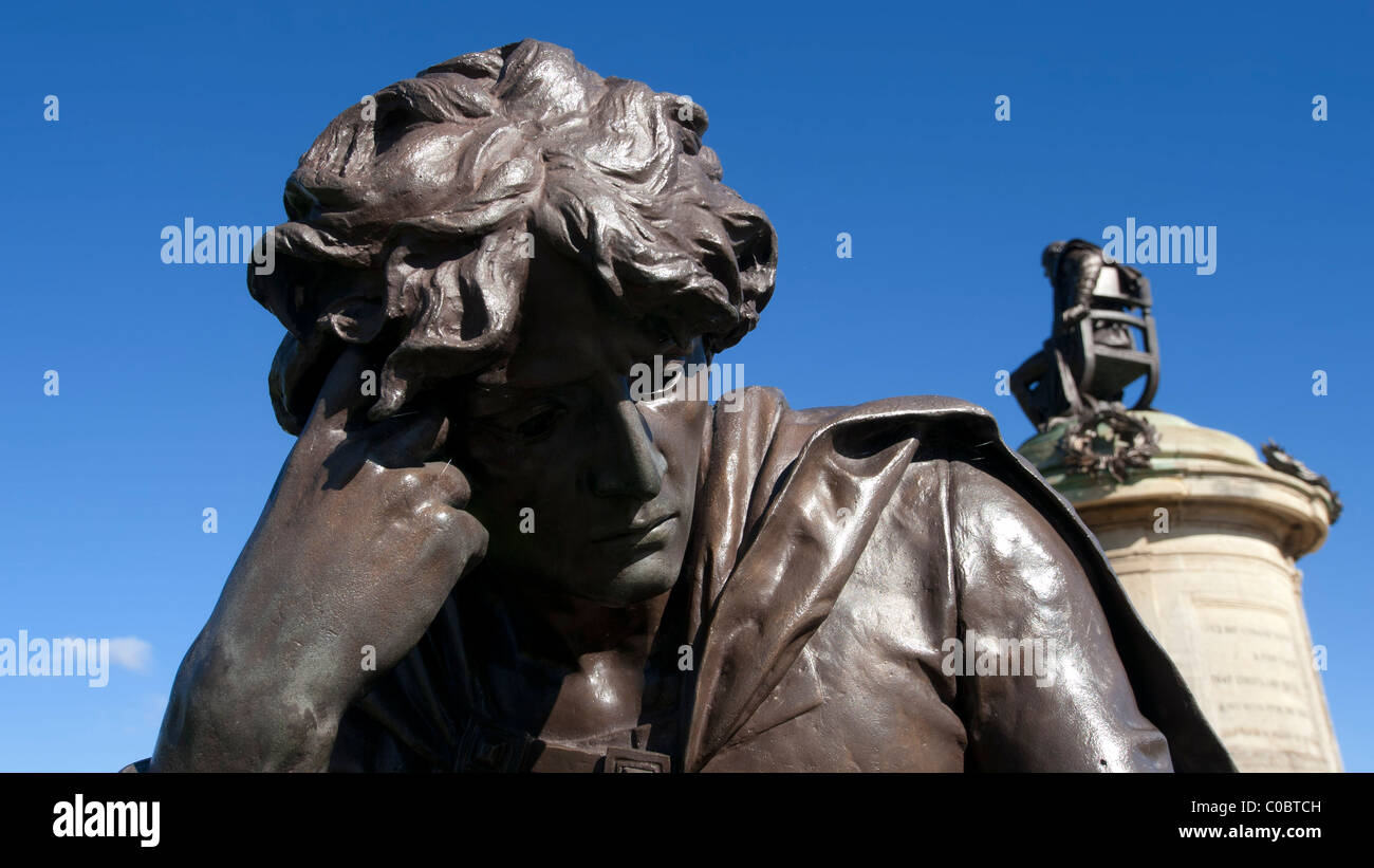 Statue of Hamlet with William Shakespeare behind Stratford upon Avon ...