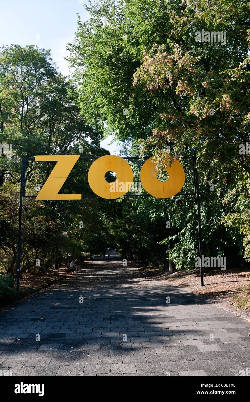 Warsaw zoo hi-res stock photography and images - Alamy