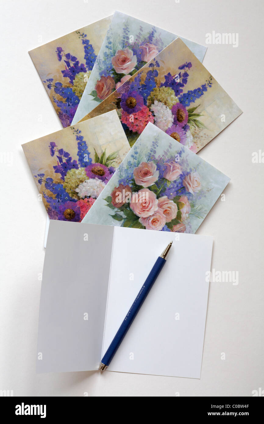 Blank floral notelet hi-res stock photography and images - Alamy