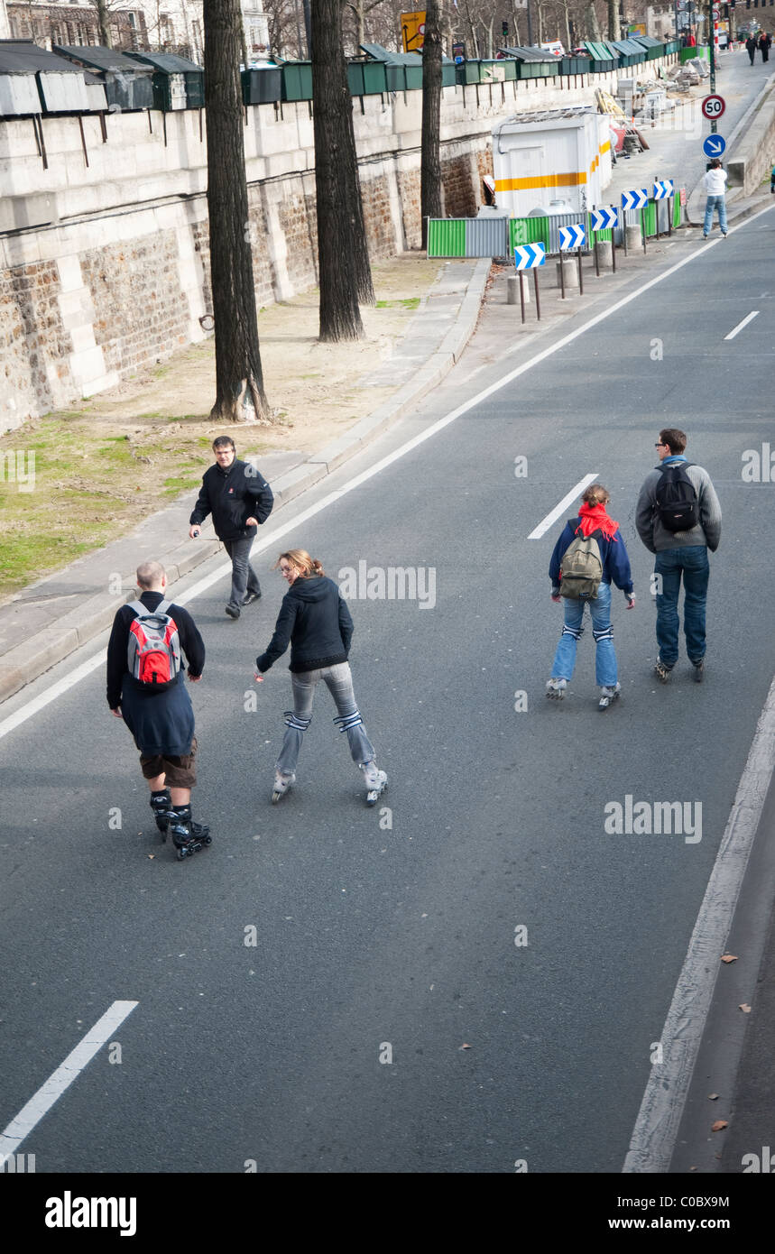 Rollerblades Paris Stock Photos & Rollerblades Paris Stock Images - Alamy