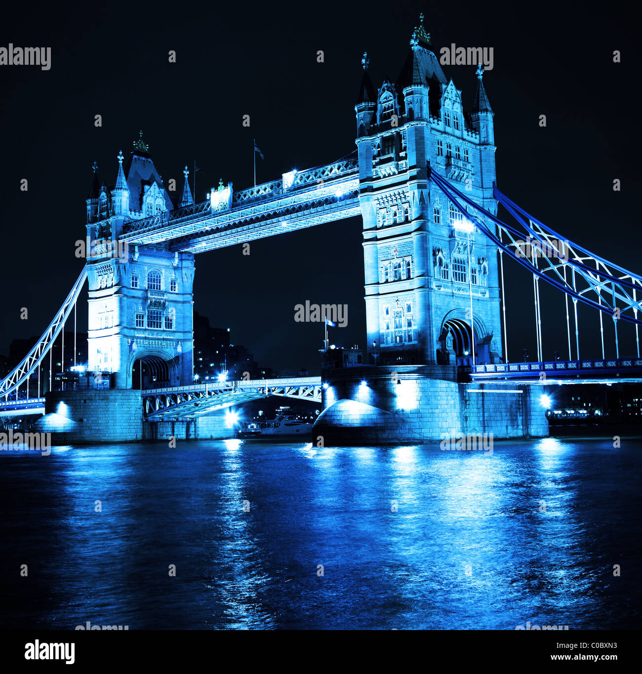 London night nighttime bridge uk hi-res stock photography and images ...