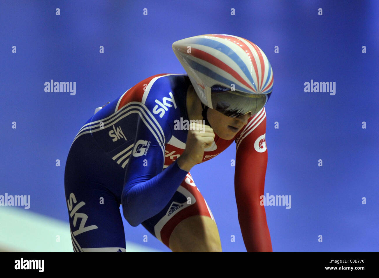 Geraint Thomas (Great Britain) punches the air. Mens Individual Pursuit ...