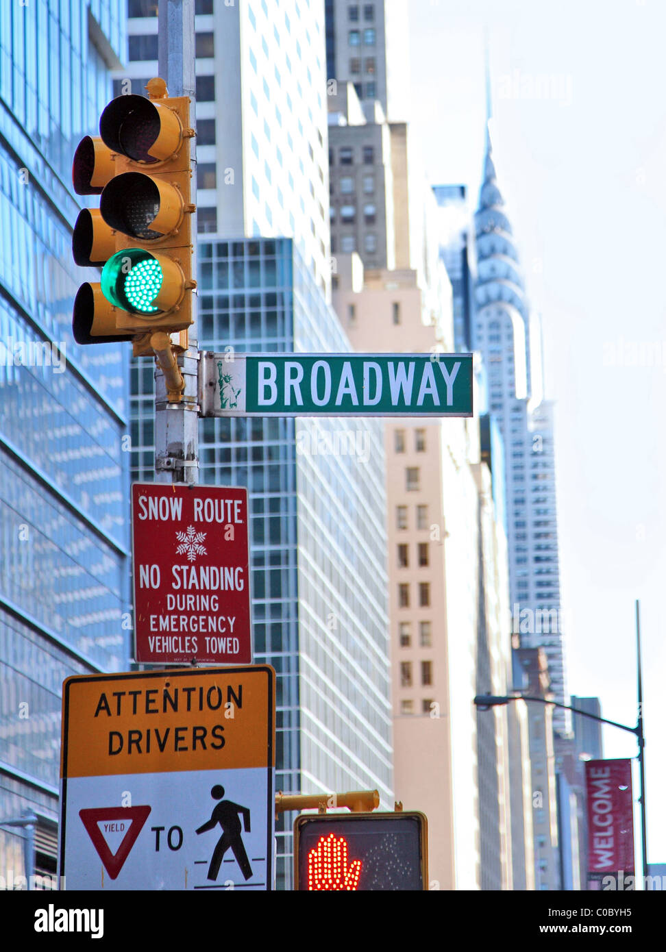 Manhattan broadway green road sign hi-res stock photography and images ...