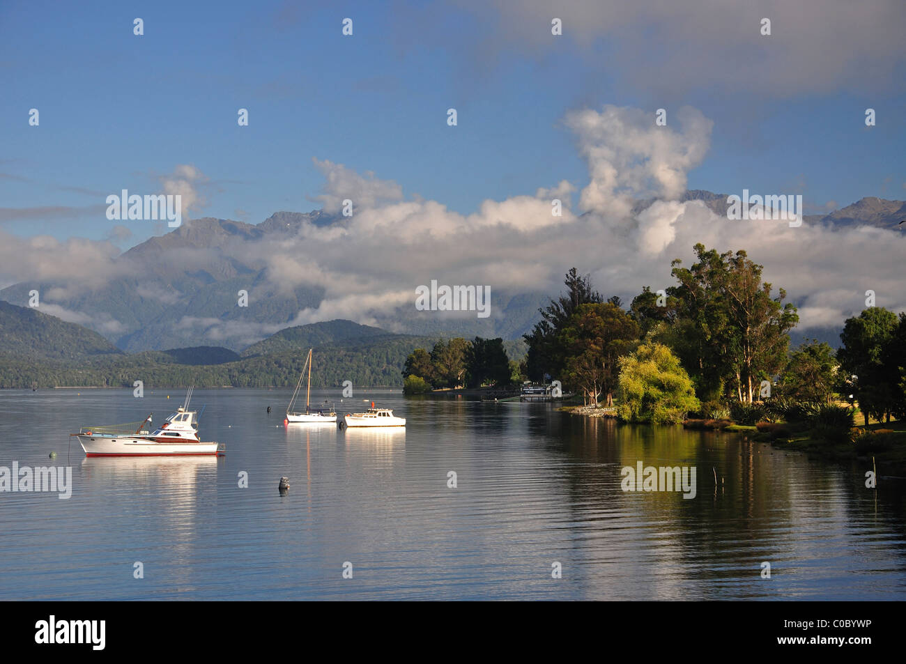 Te anau nueva zelanda hi-res stock photography and images - Alamy