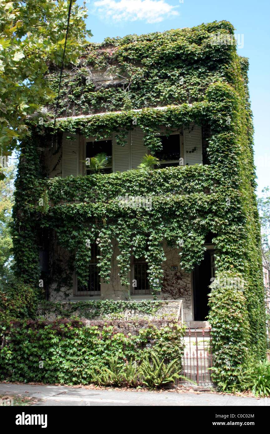 Two storey terraced house hi-res stock photography and images - Alamy
