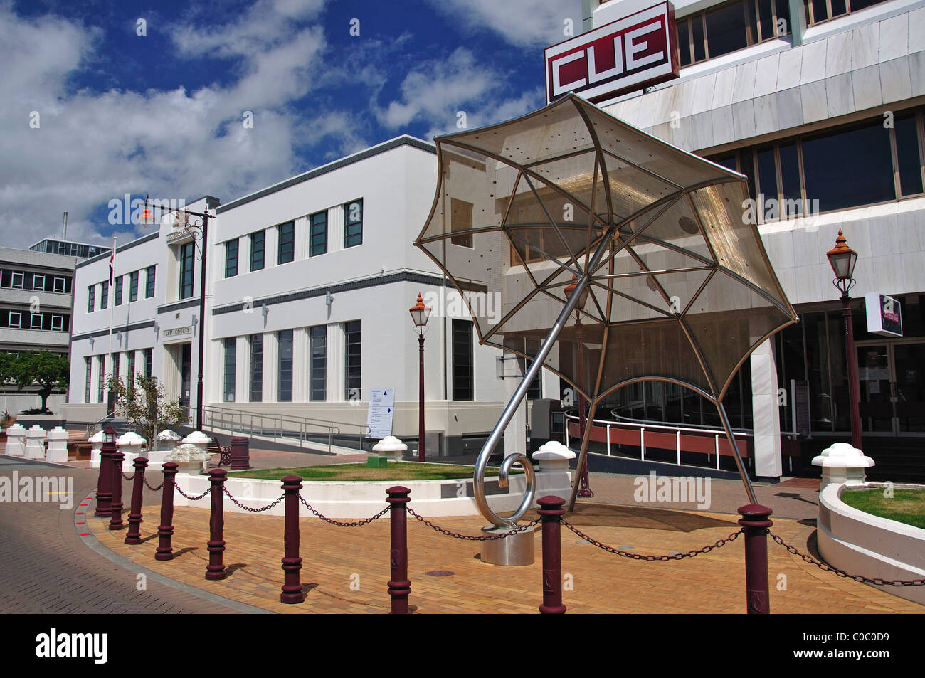 Art Deco Invercargill Law Courts building and Umbrella Sculpture, Don ...