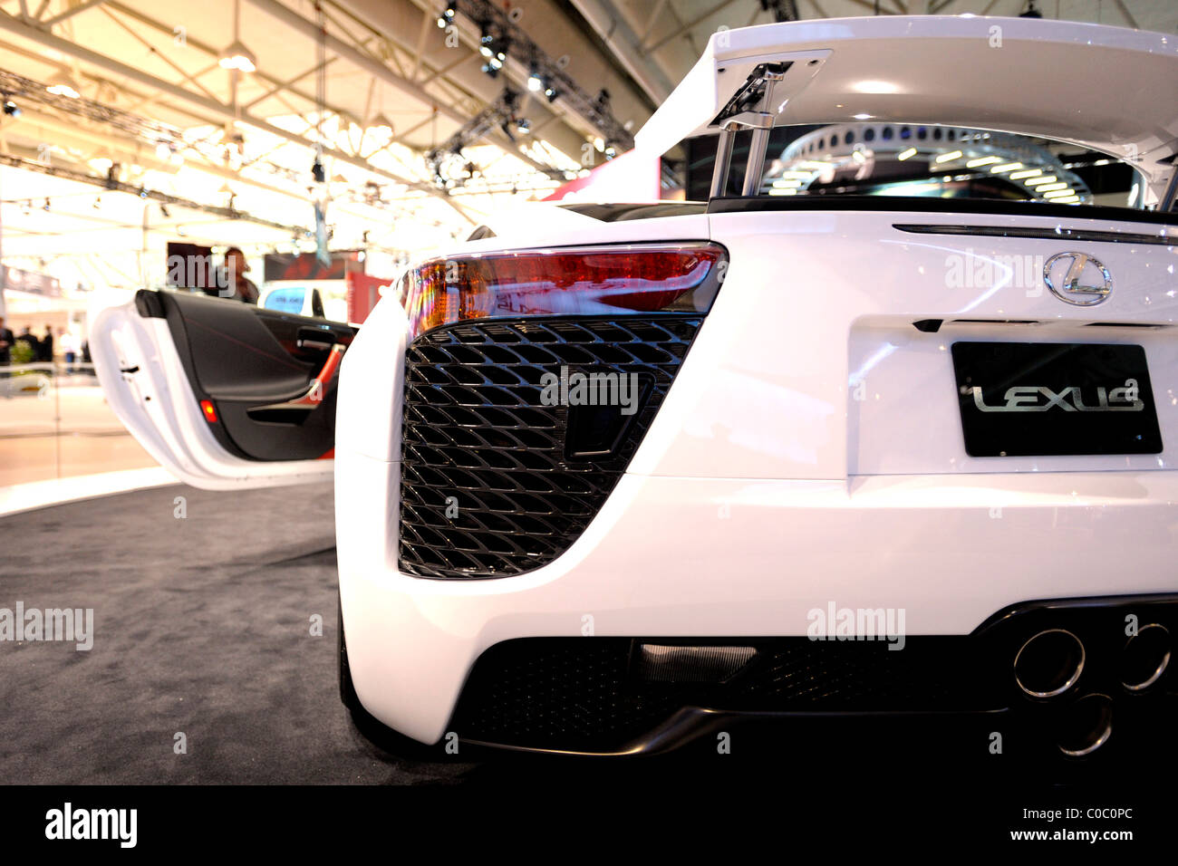 Car door held open hi-res stock photography and images - Alamy