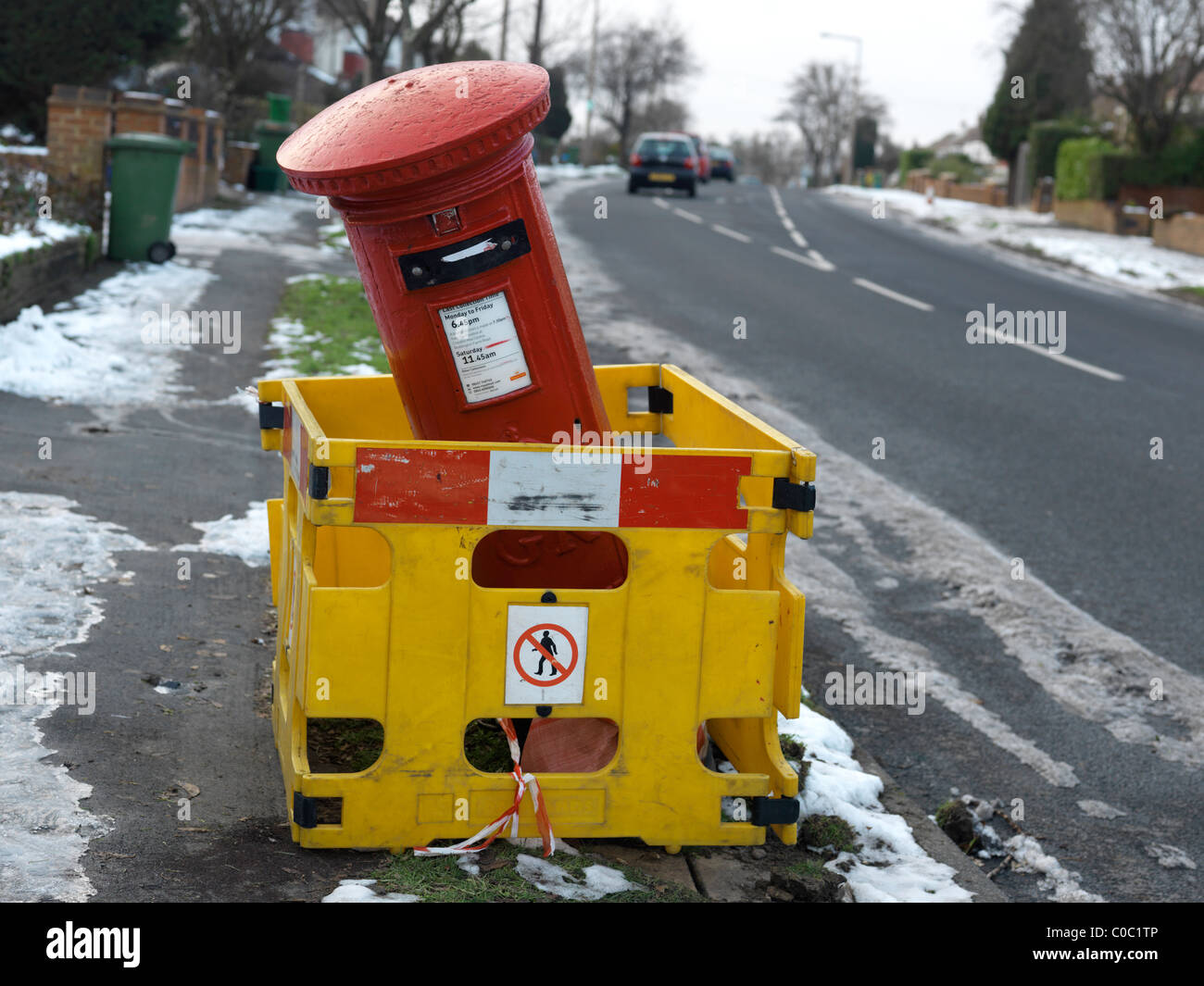 Royal mail post box crashed hi-res stock photography and images - Alamy