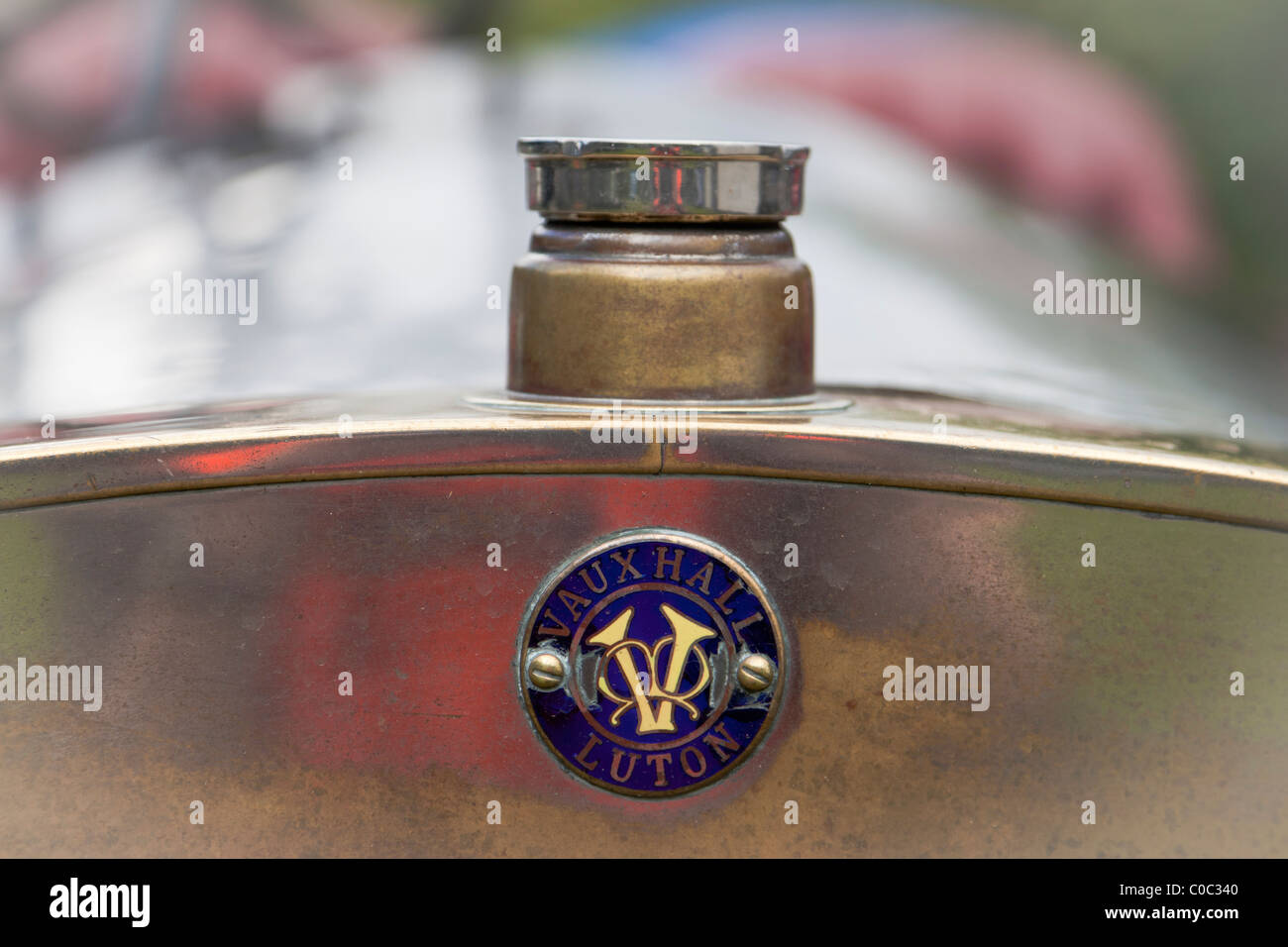 Vauxhall badge hi-res stock photography and images - Alamy