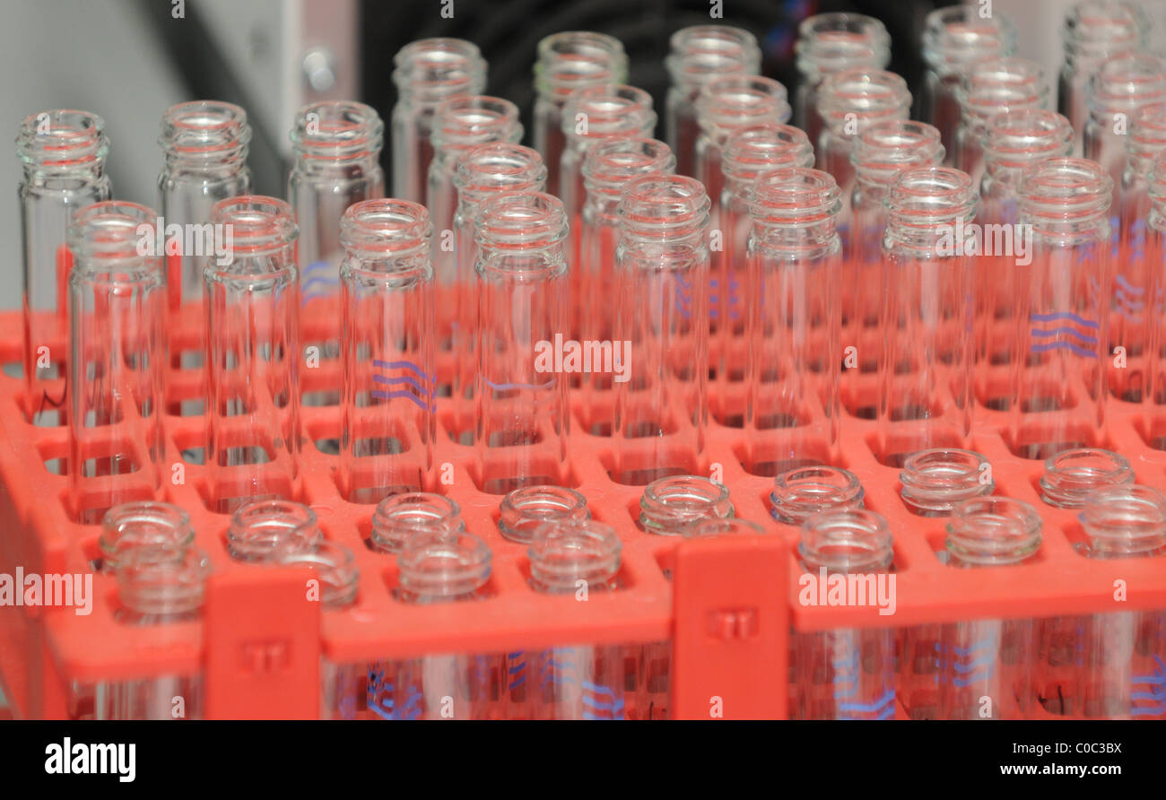 Glass test tubes vials hi-res stock photography and images - Alamy