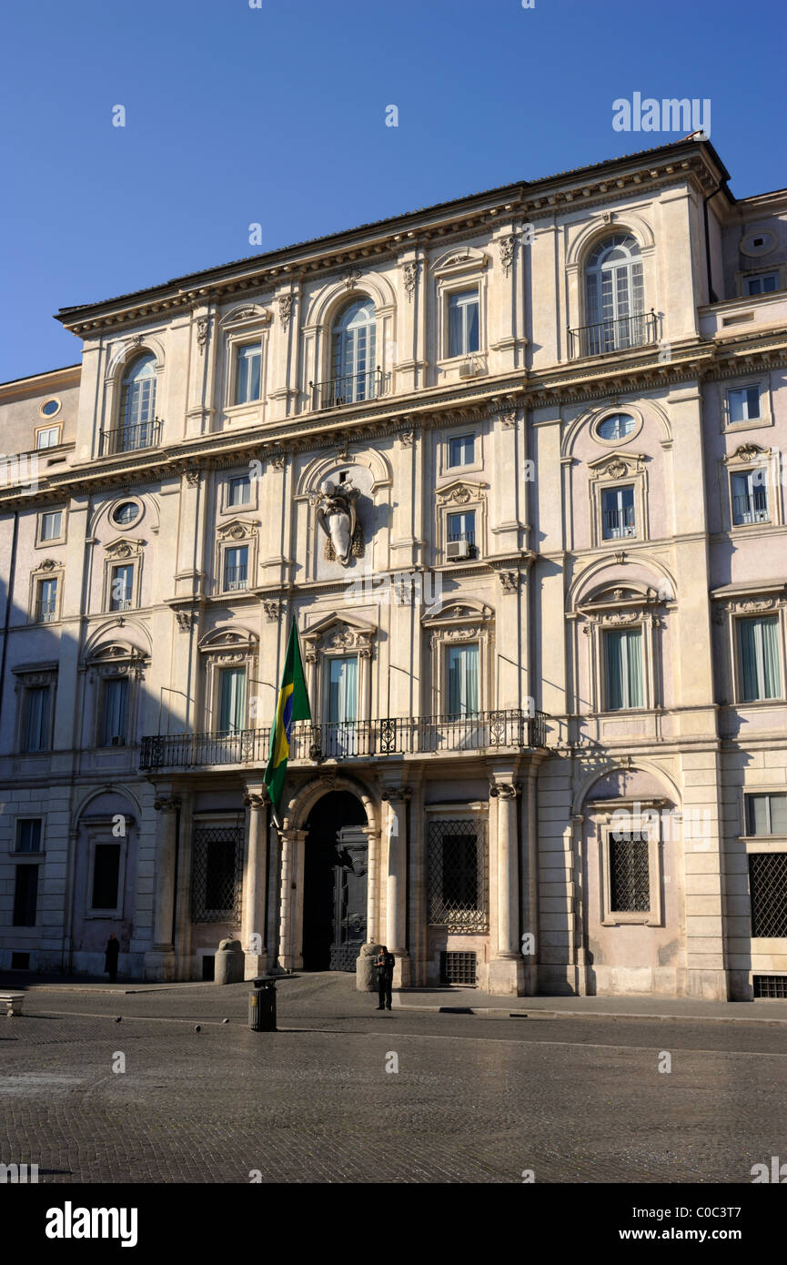 Embassy of italy hi-res stock photography and images - Alamy