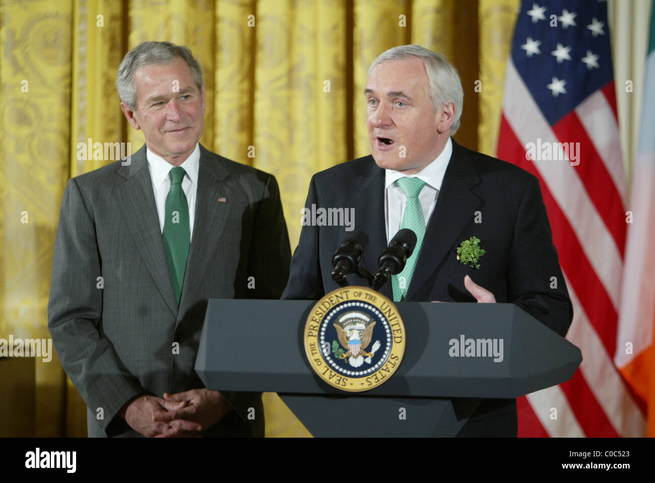 See irish prime minister bertie ahern hi-res stock photography and ...