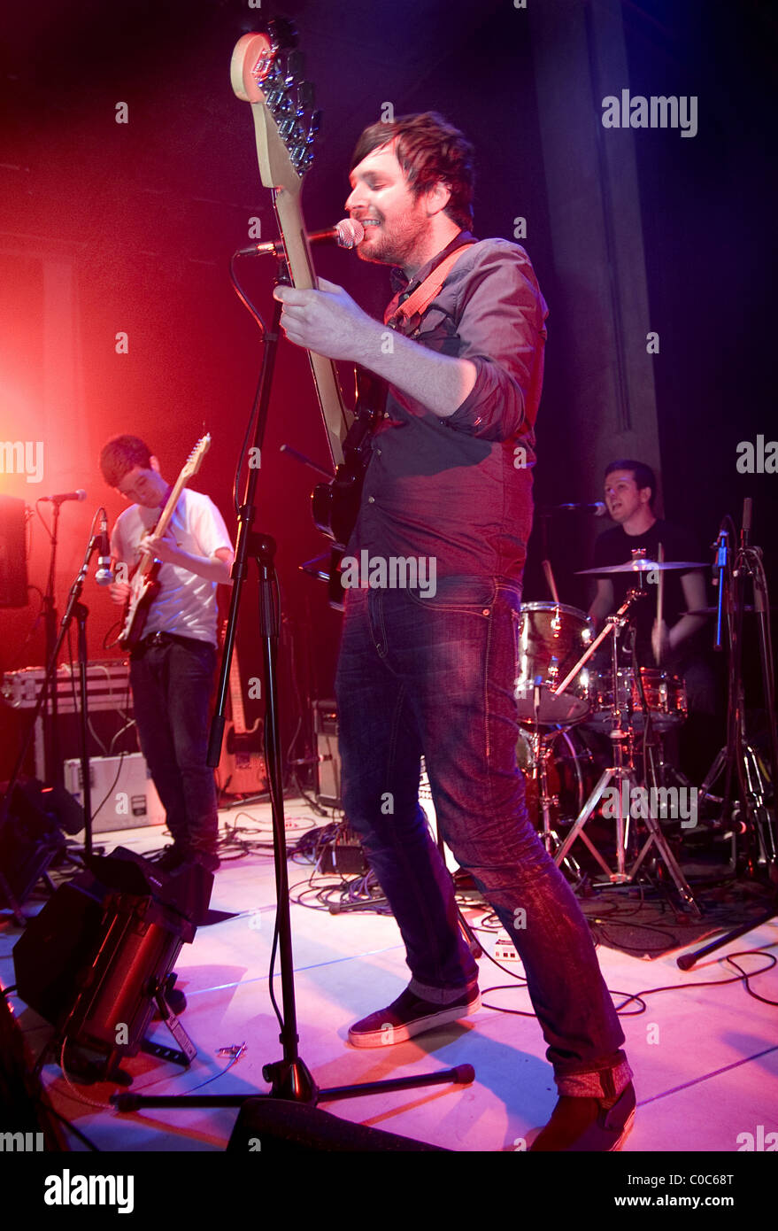 Paul Rafferty and Matthew Smith Hot Club De Paris performing at ...