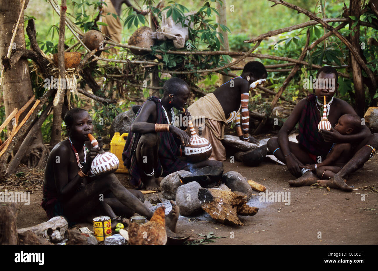 A rare look into the life of the Surma tribe Stock Photo - Alamy