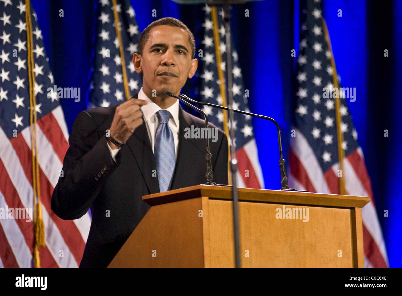 Senator Barack Obama speaking at the National Constitution center on ...