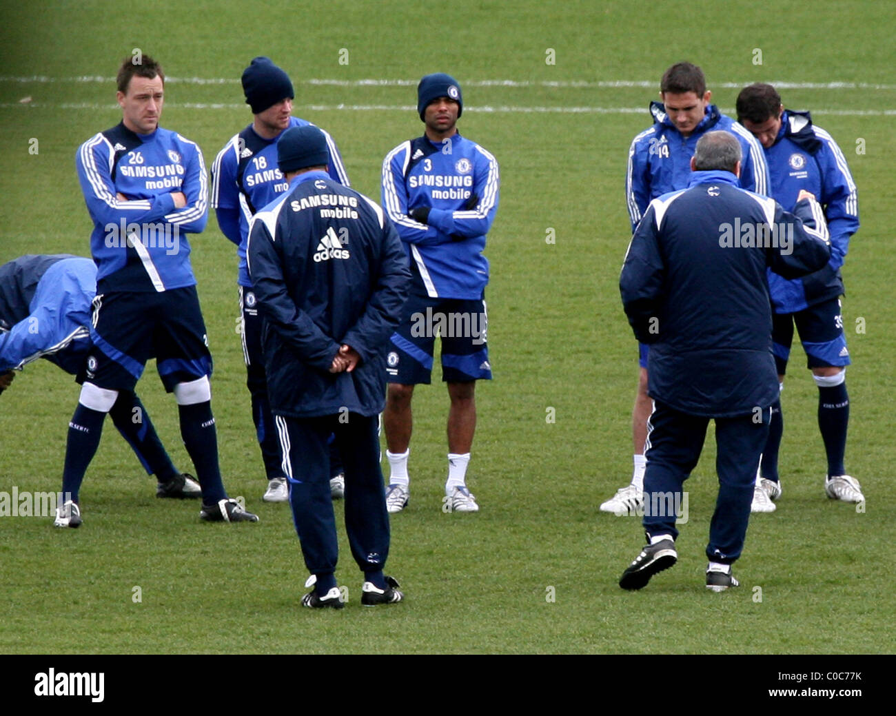 Frank lampard john terry training hi-res stock photography and images ...