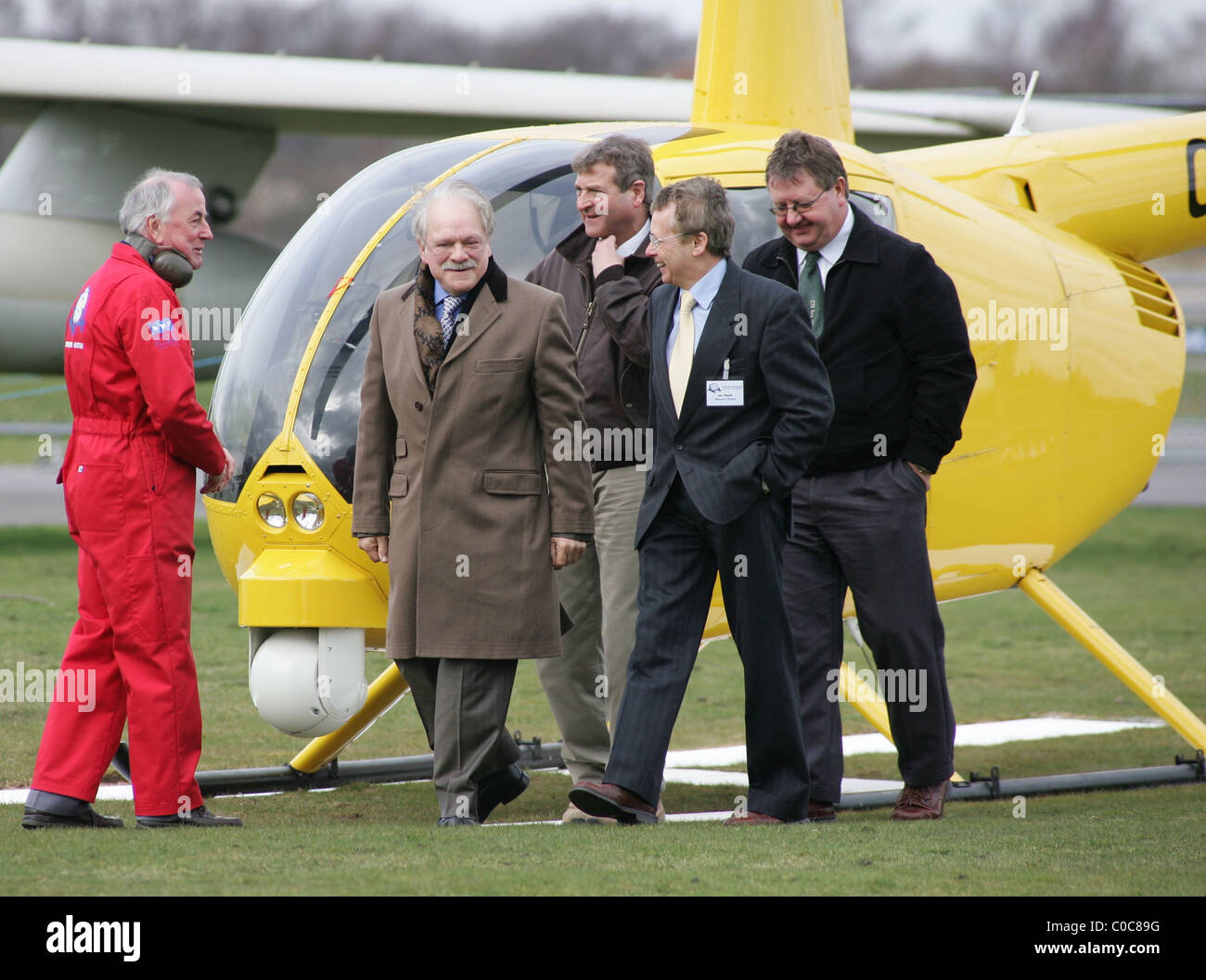 David Jason arriving by Robinsons R22 helicopter Official opening of ...
