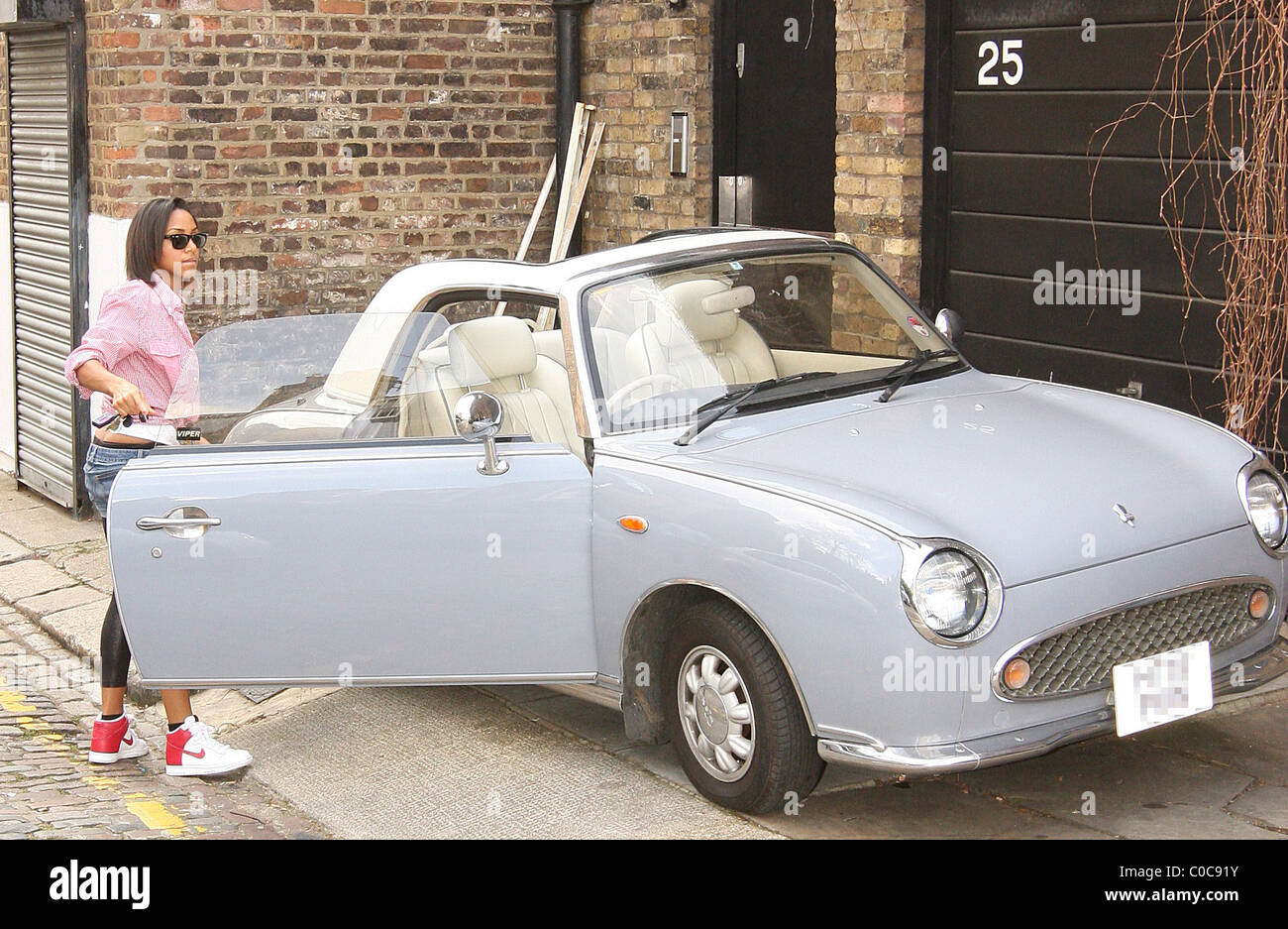 Remi Nicole Arrives at Amy Winehouse's house London, England - 04.04.08 ...