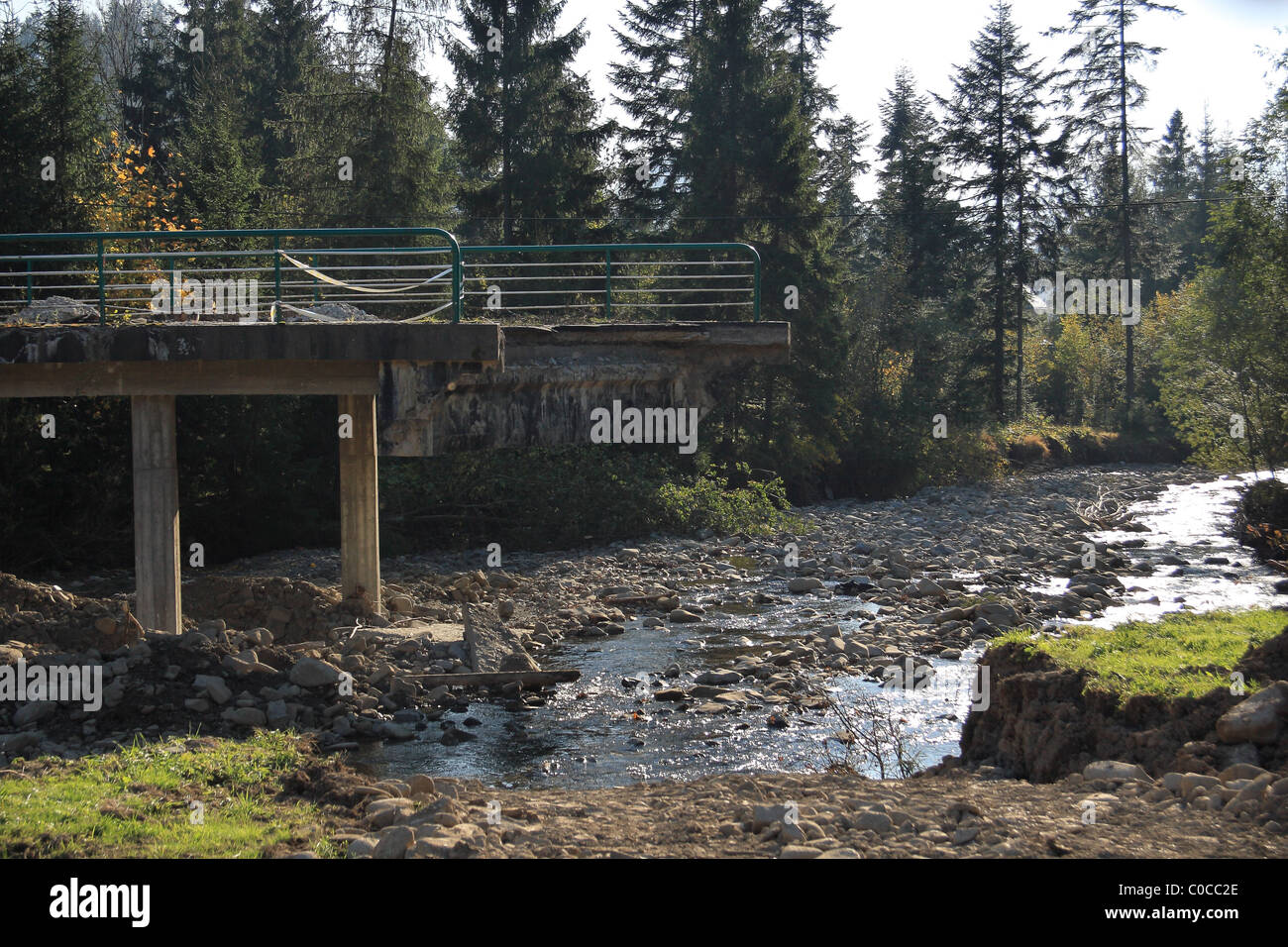 Destroyed of bridge flood hi-res stock photography and images - Alamy