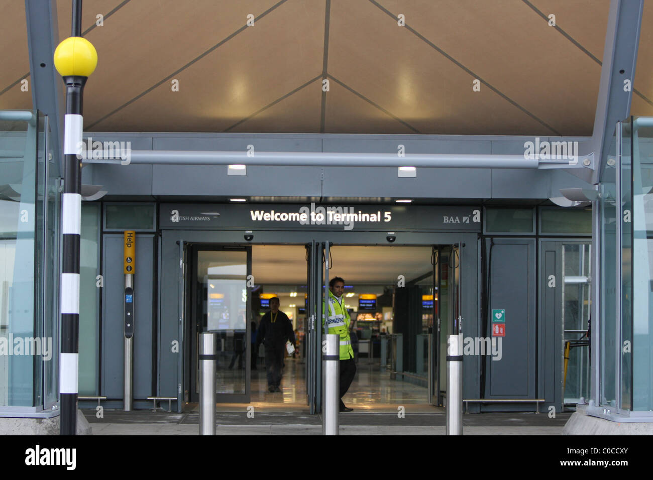 Heathrow terminal 5 exterior hi-res stock photography and images - Alamy