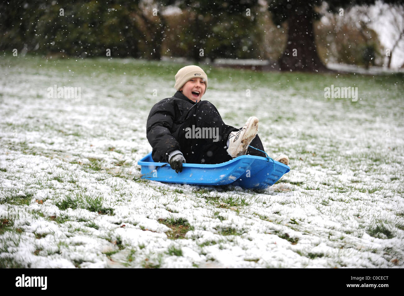 Britain's first white Easter in ten years Oxted, England - 23.03.08 ...