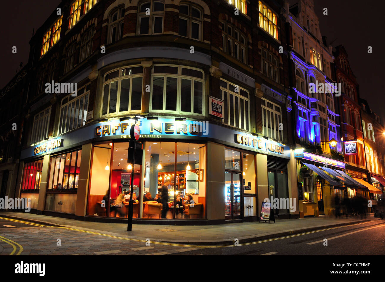 Street corner in london hi-res stock photography and images - Alamy