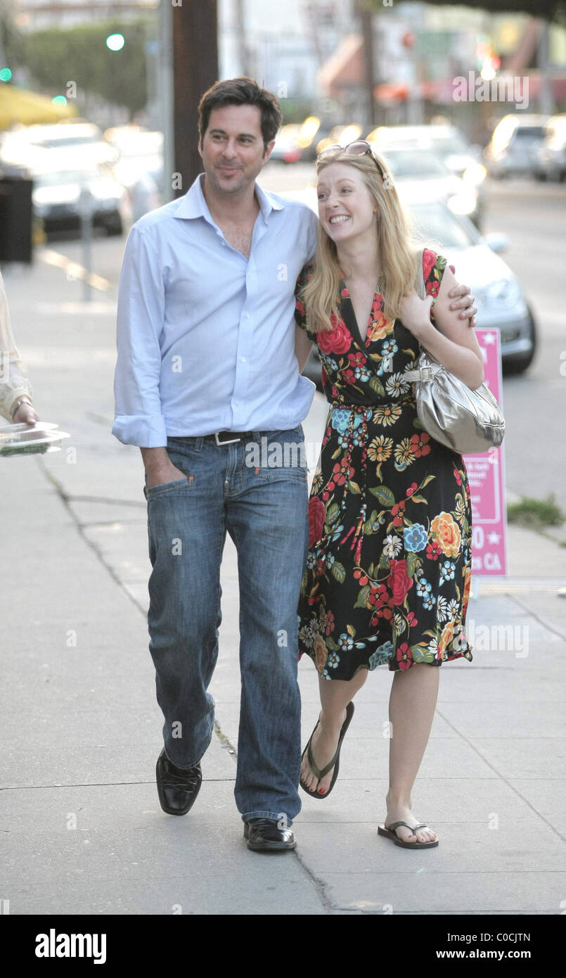 Jonathan Silverman and his wife have a late lunch with friends at Joan ...