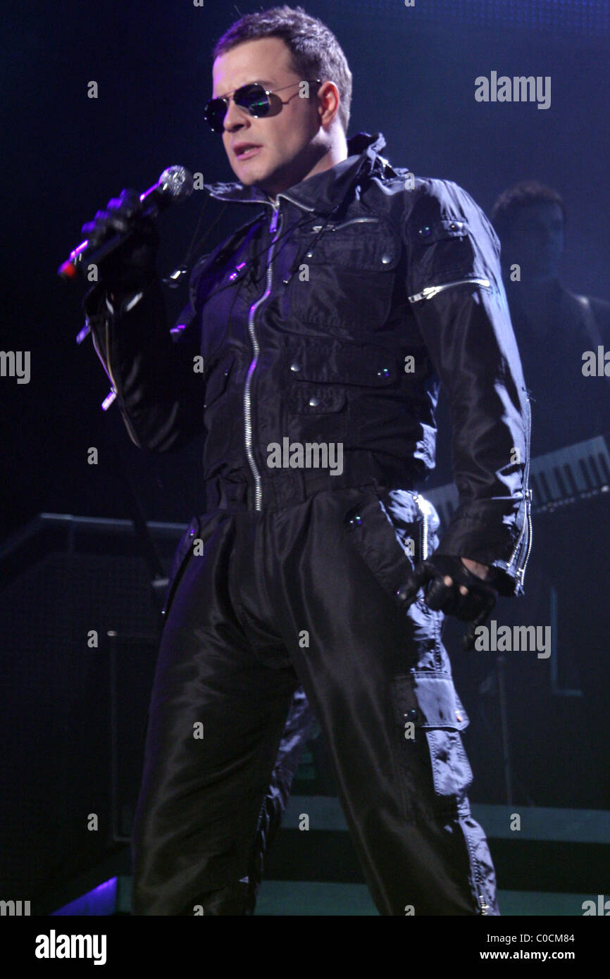 Westlife concert at wembley arena hi-res stock photography and images ...