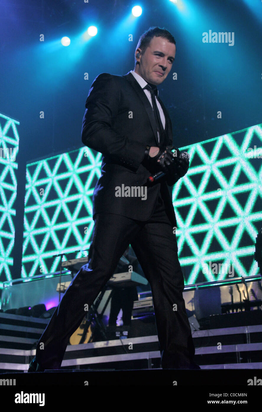 Westlife concert at wembley arena hi-res stock photography and images ...