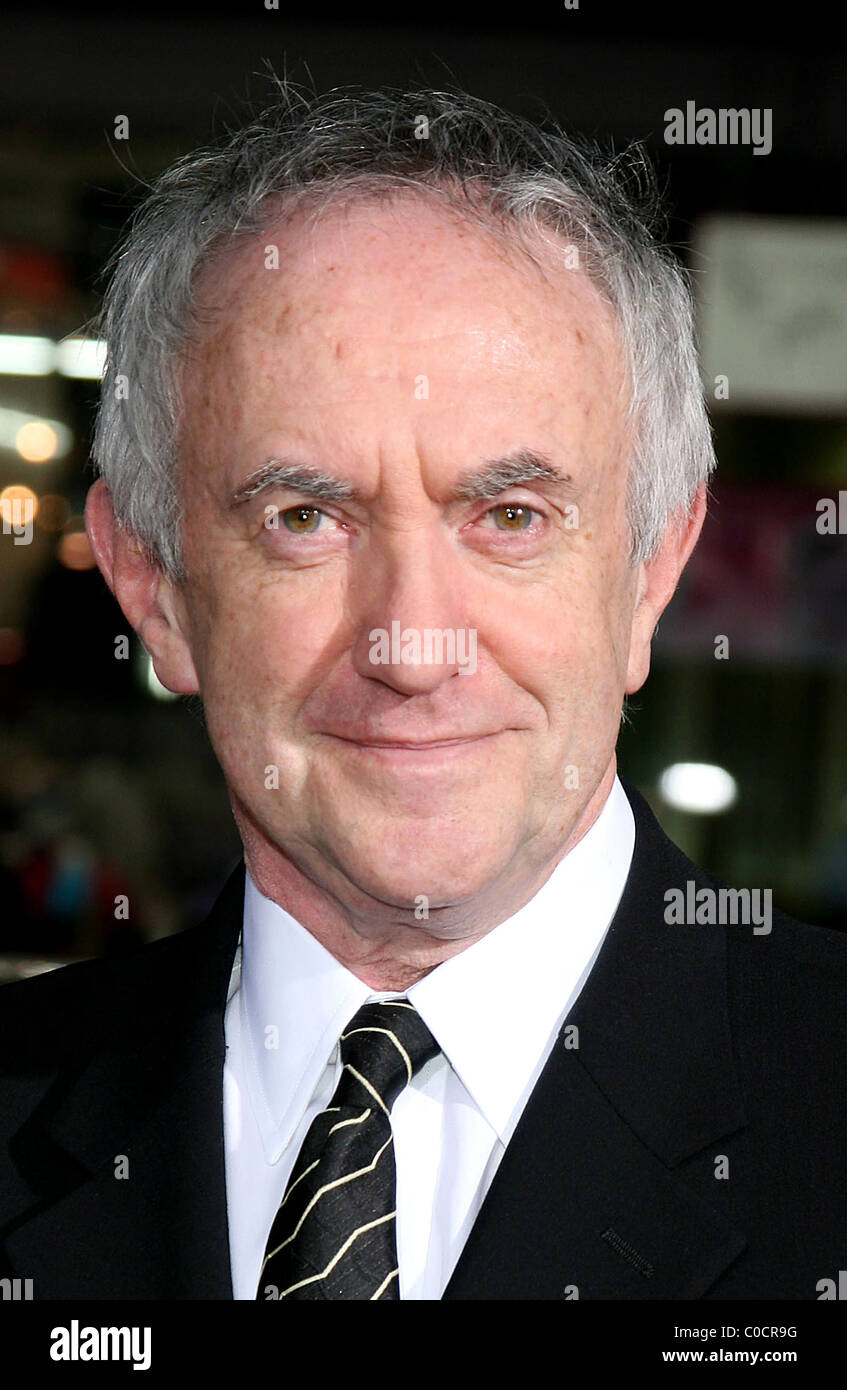 Jonathan pryce attending hi-res stock photography and images - Alamy