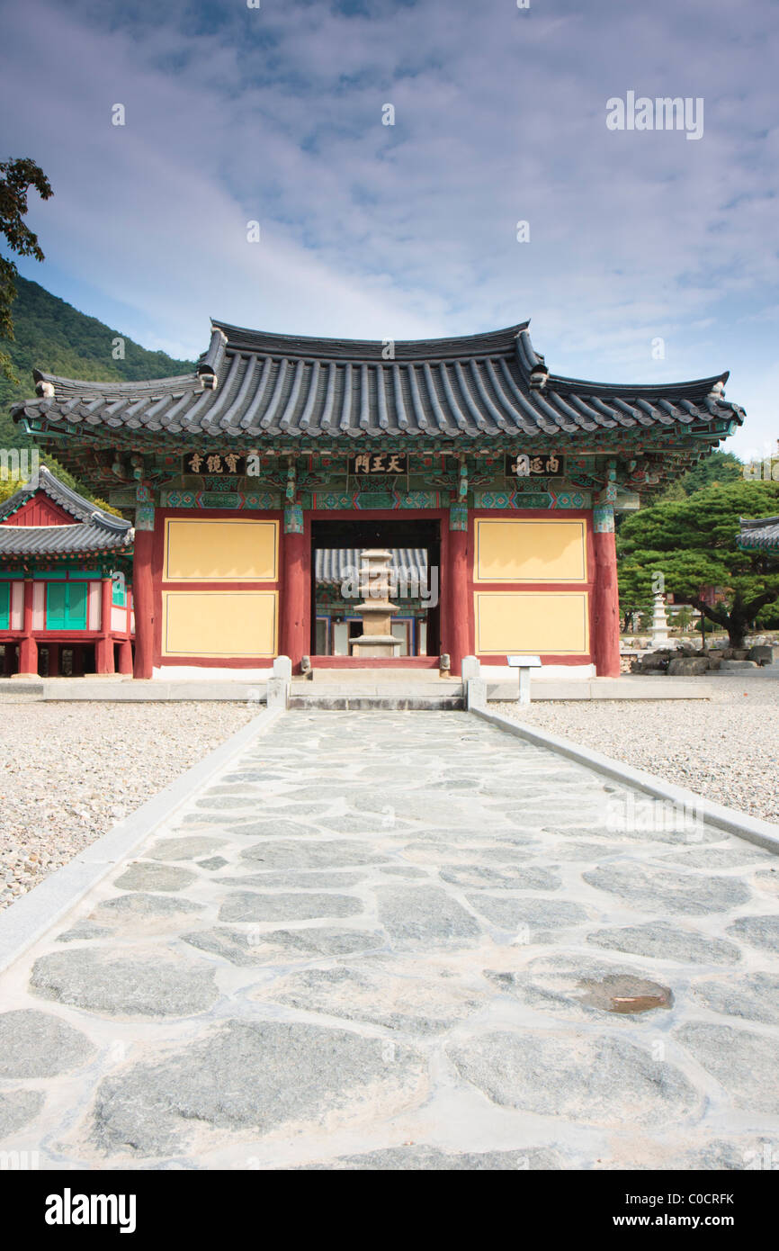 Bogyeongsa temple entrance gate near Pohang, South Korea (vertical ...