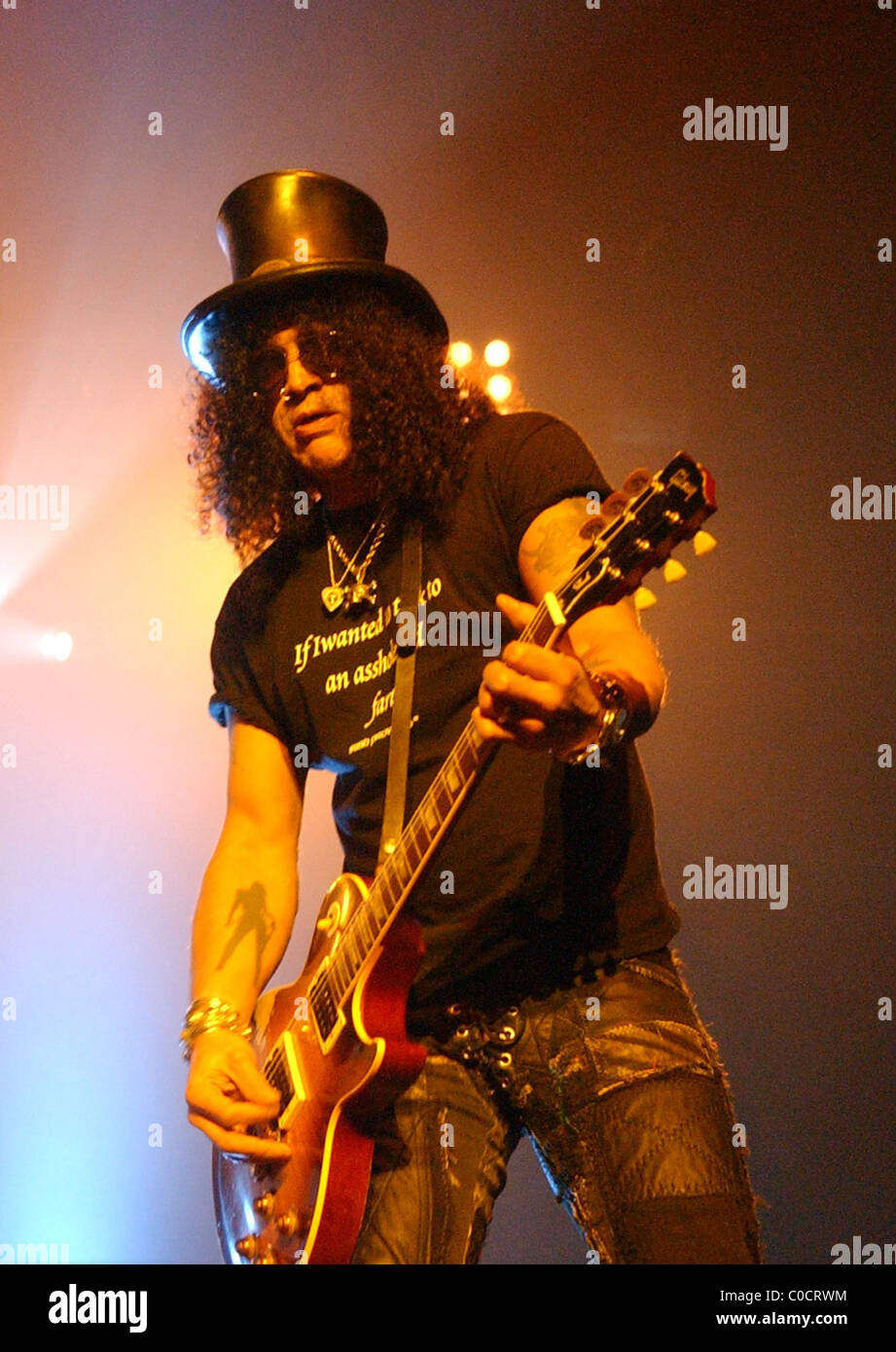 Slash Velvet Revolver performing at the Heineken Music Hall Amsterdam ...