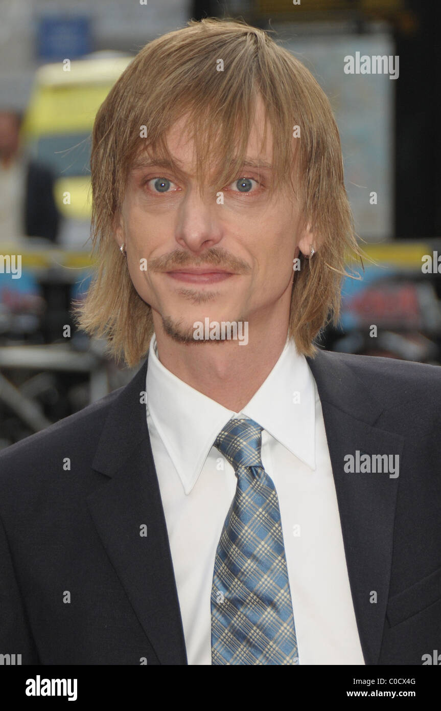 Mackenzie crook three out film hi-res stock photography and images - Alamy