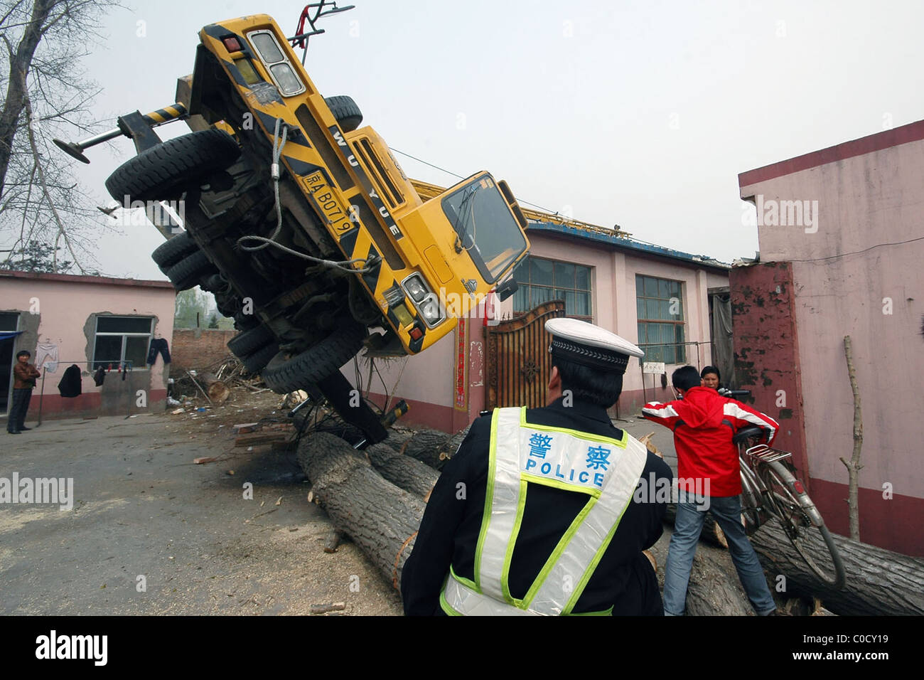 CRANE COLLAPSE One construction worker was left with serious injuries ...
