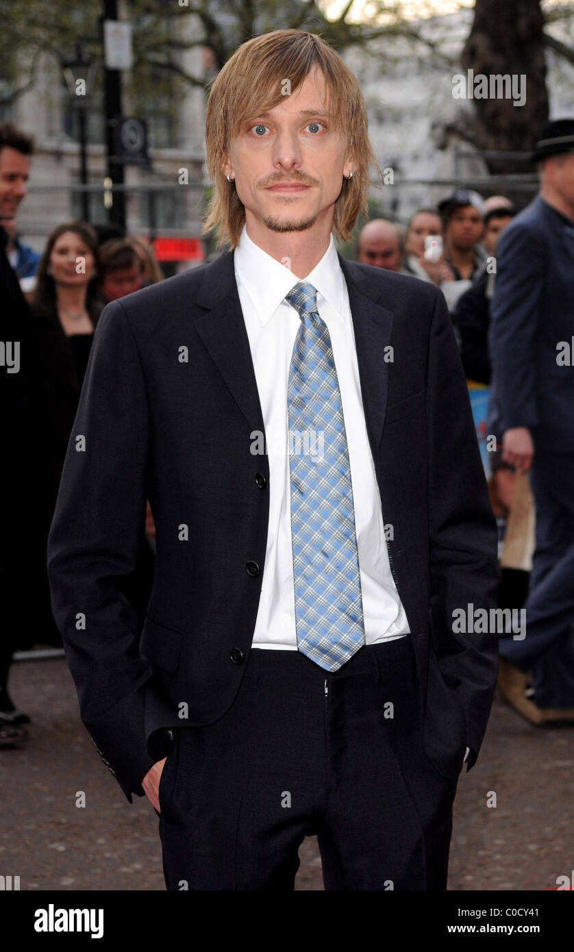 Mackenzie crook three out film hi-res stock photography and images - Alamy