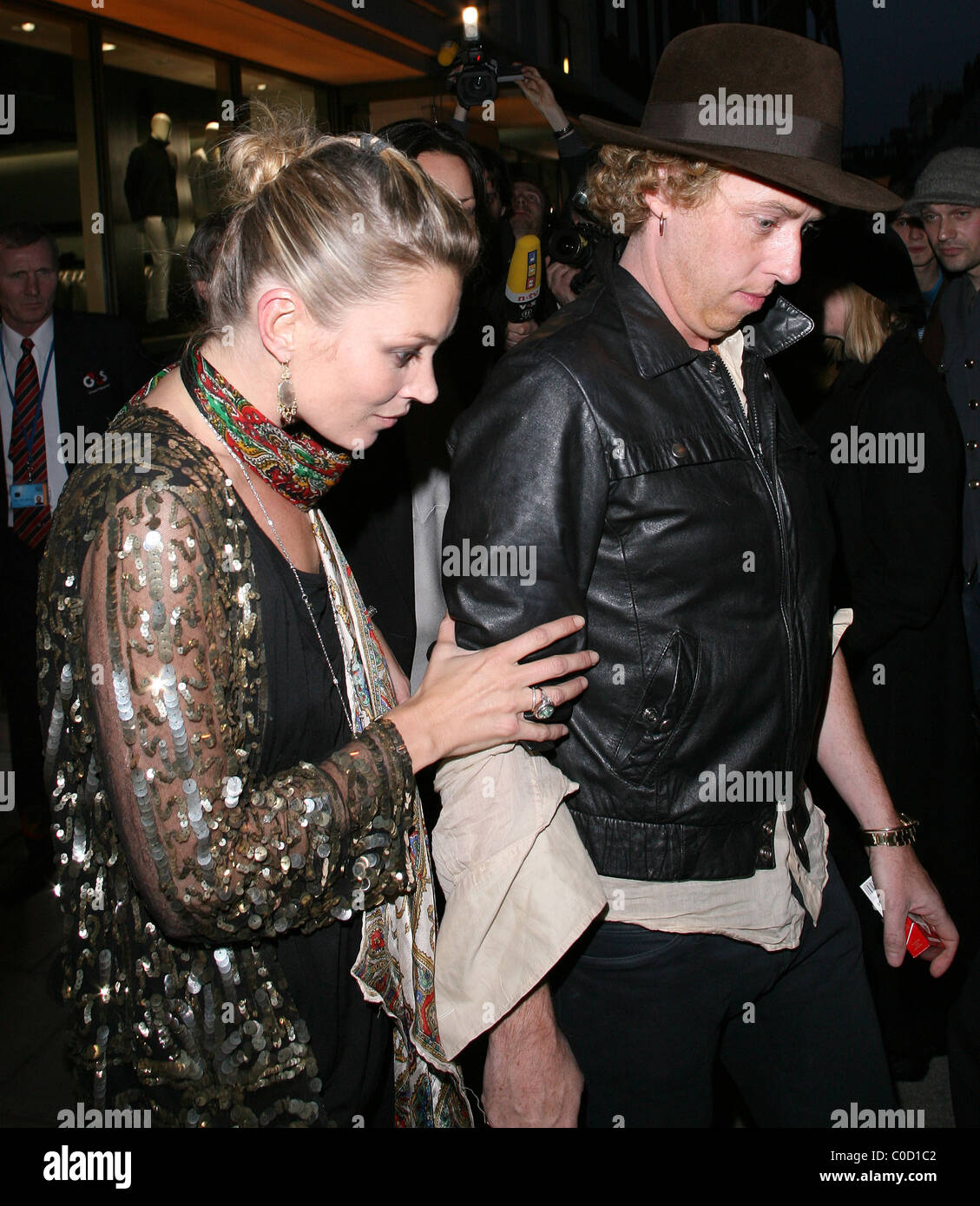 Kate and linda moss hi-res stock photography and images - Alamy