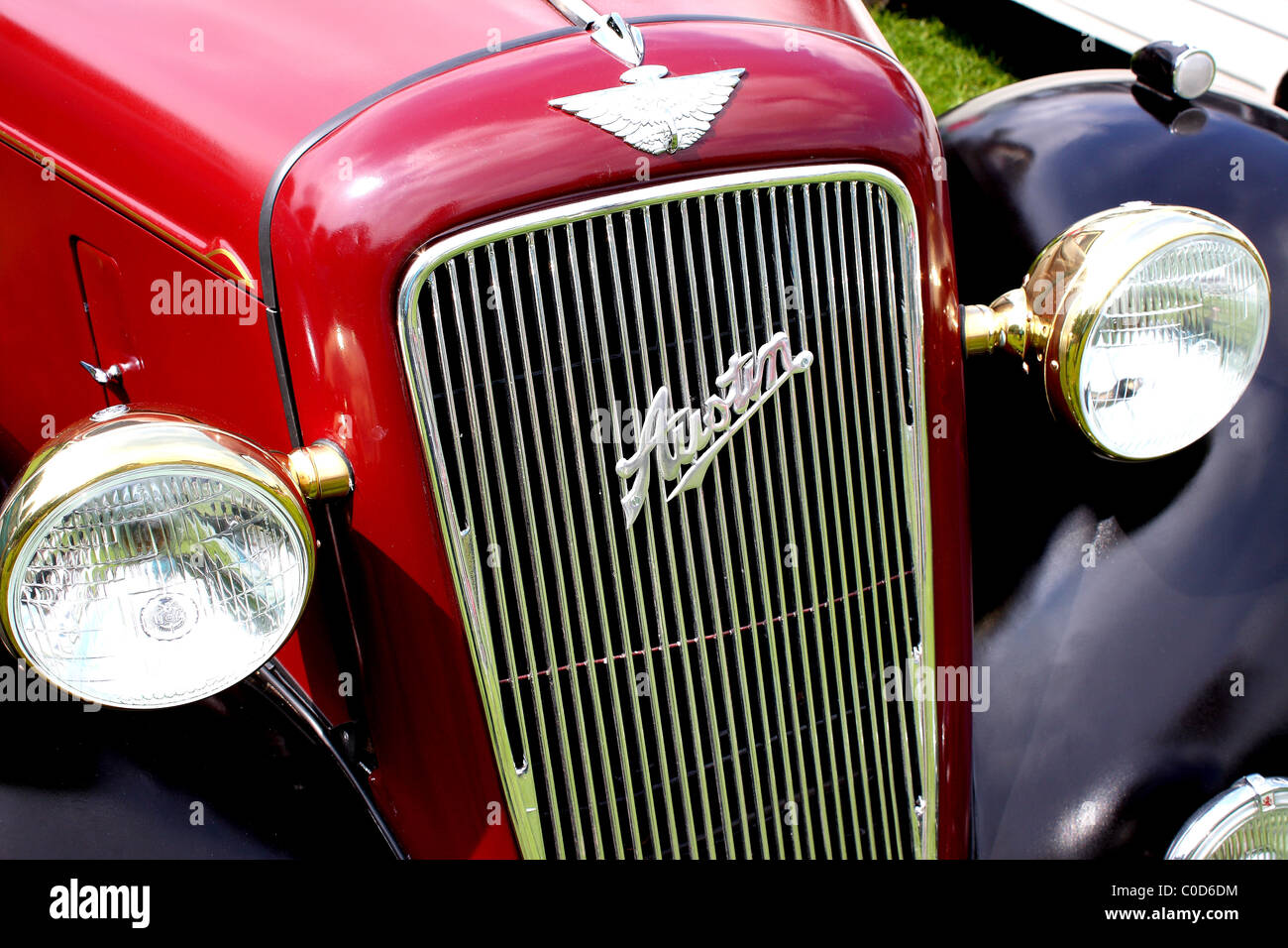 Classic car front grill hi-res stock photography and images - Alamy