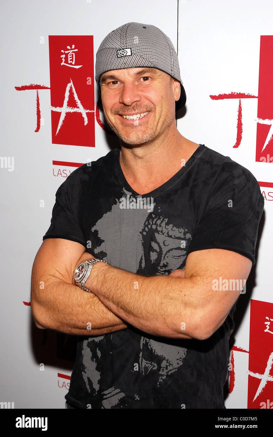 Peter Lik Dinner and Dancing at TAO Las Vegas - Arrivals Las Vegas ...