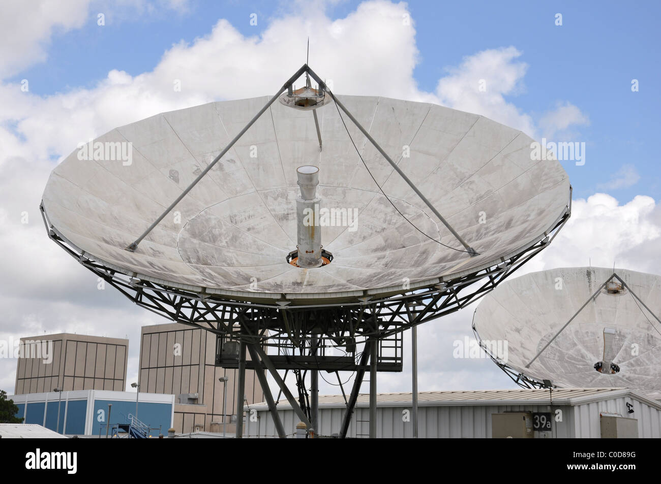Satellite communication dish hi-res stock photography and images - Alamy