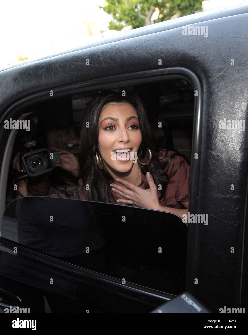 Keeping up with the kardashians tv show hi-res stock photography and ...